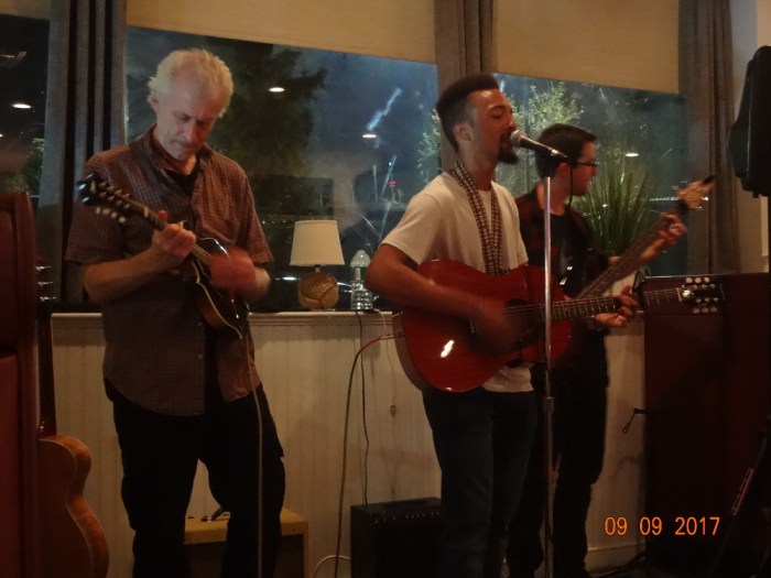 Live Review: Dwayne Haggins at Chill Kitchen and Bar | Geoff Wilbur's ...