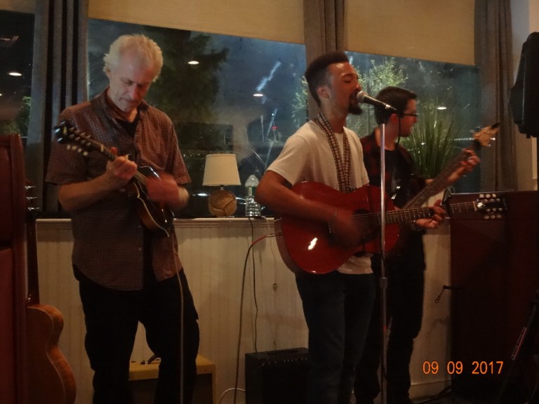 Live Review: Dwayne Haggins at Chill Kitchen and Bar | Geoff Wilbur's ...